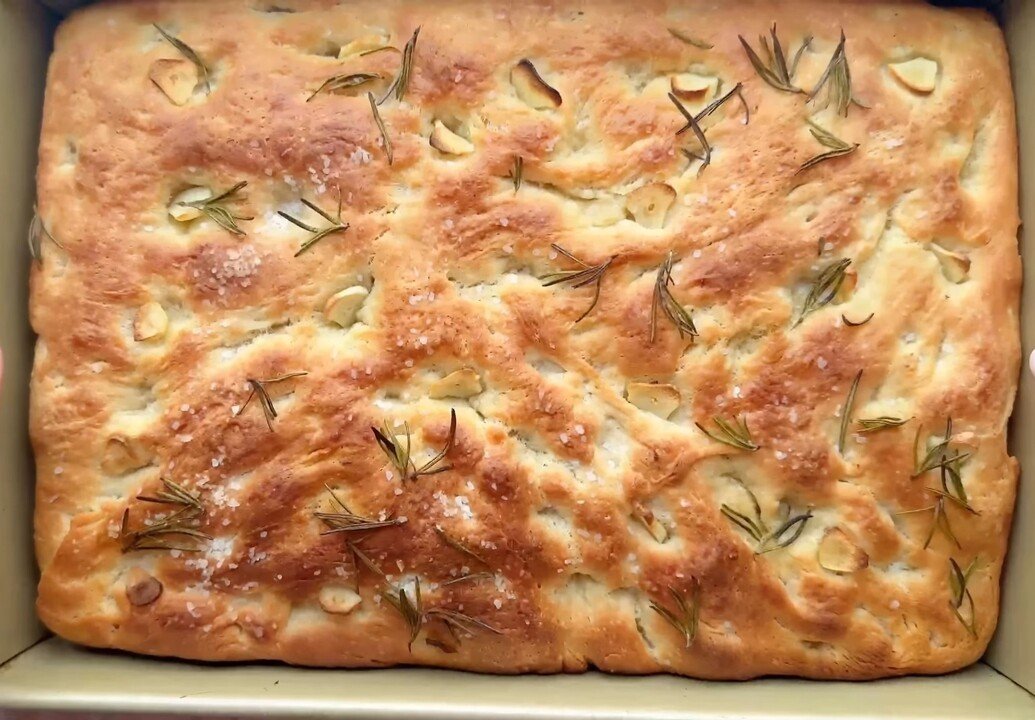 How to Make Irresistibly Soft and Flavorful Sourdough Focaccia – Full ...